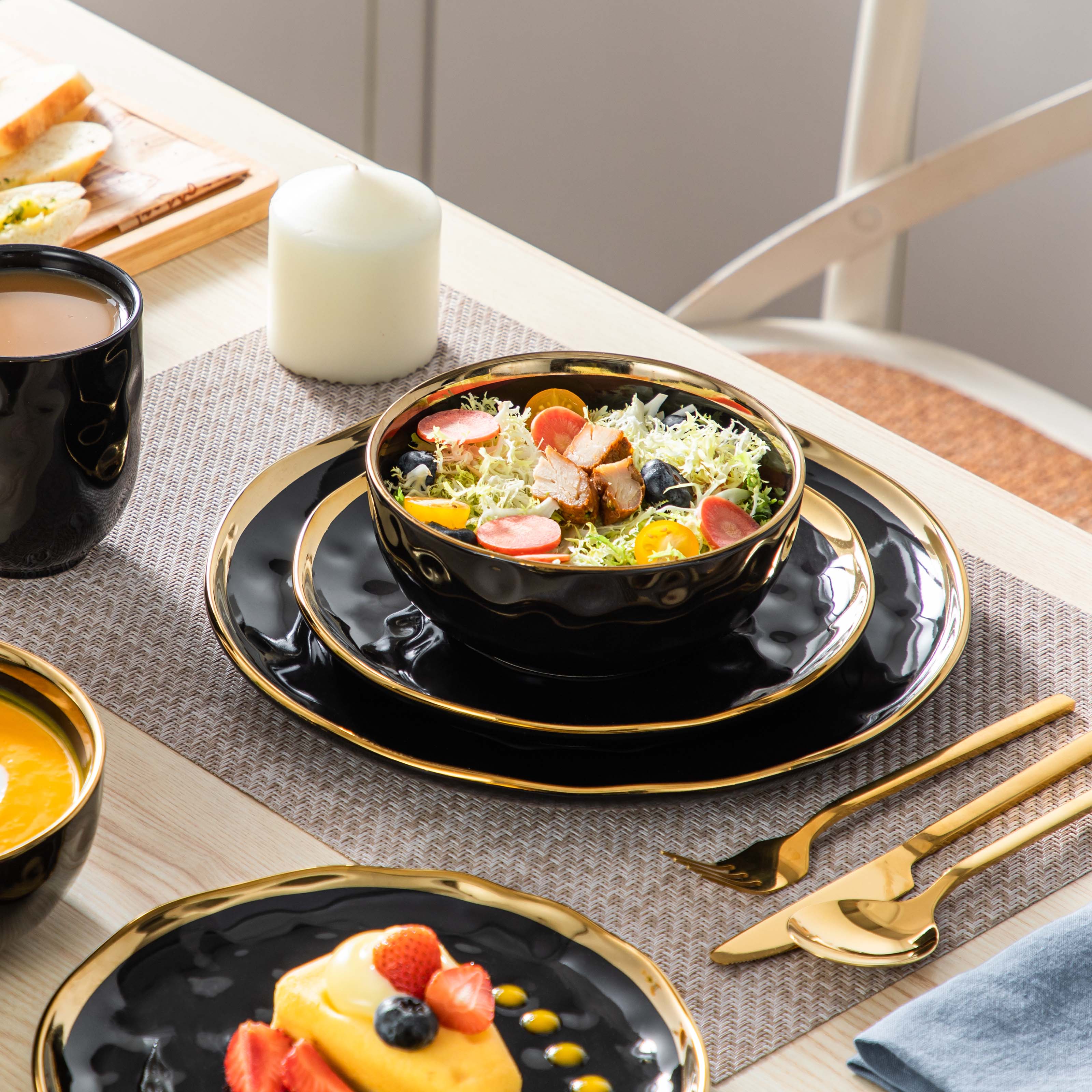 Elevate Your Dining Experience: Expert Tips for Styling Black Dinnerware
