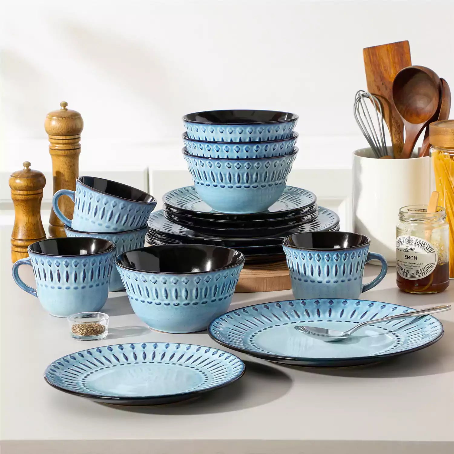Choosing the Perfect Bowls: Types, Materials & Kitchen Uses