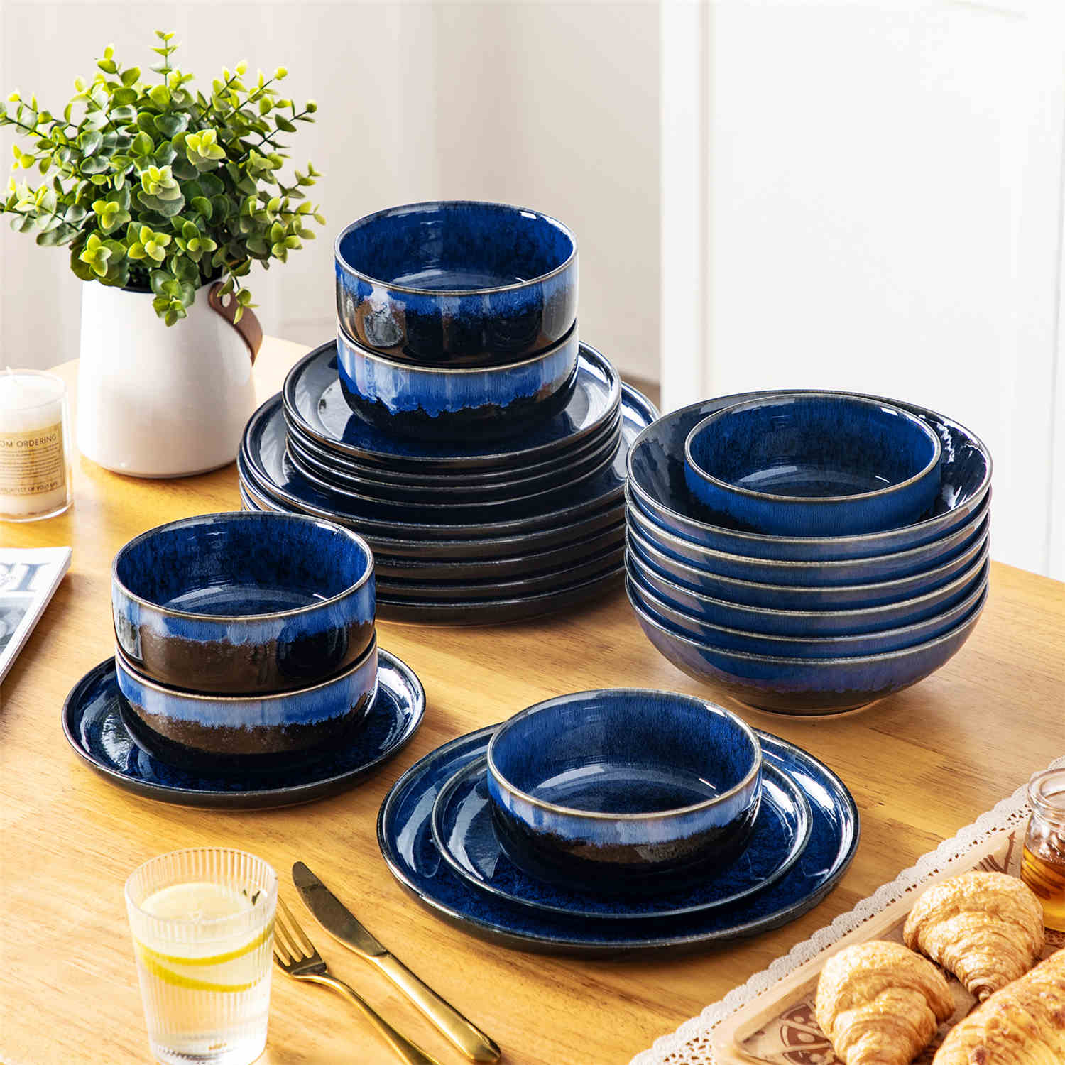 Seasonal Stoneware Styling: Enhance Your Dining Experience Year-Round